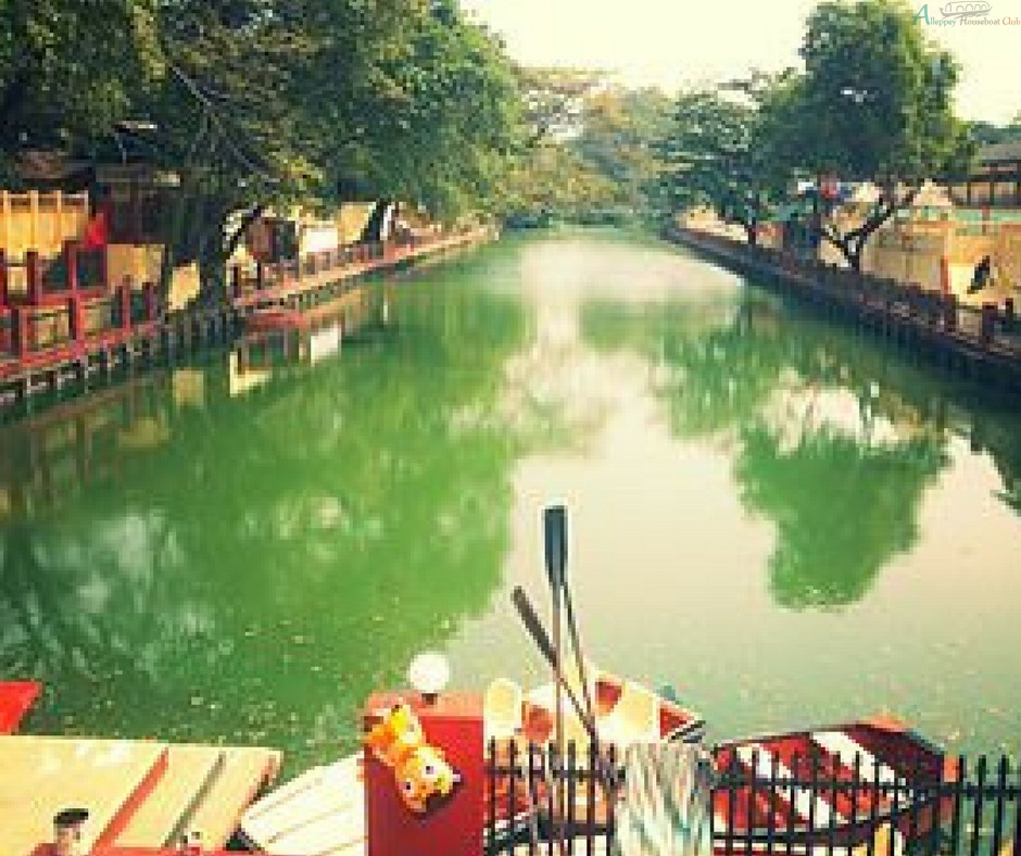 Alappuzha Tourist Places - Alleppey Houseboat Club
