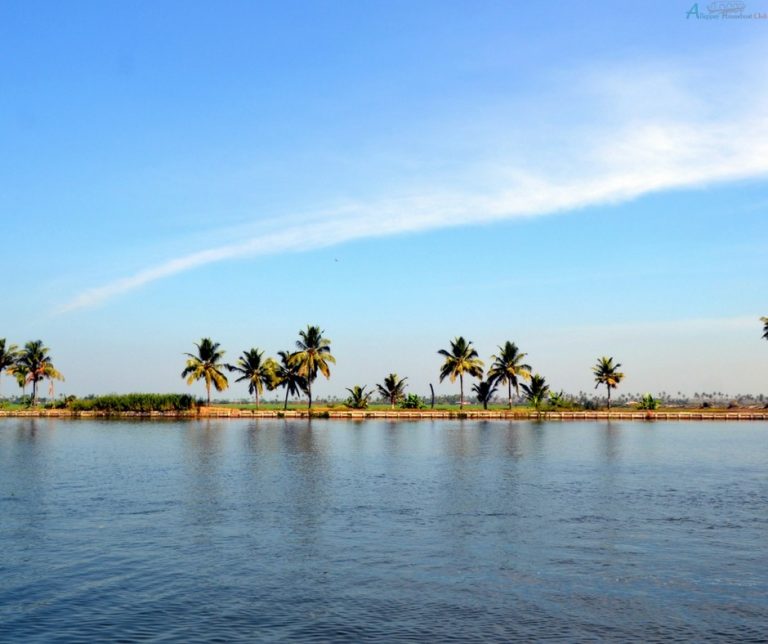 Alappuzha Tourist Places - Alleppey Houseboat Club