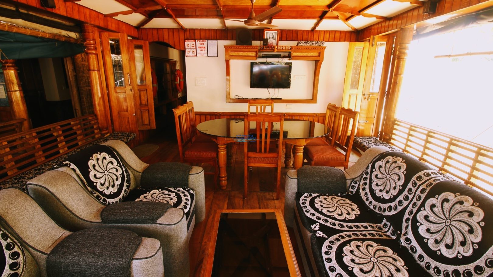 3 Bedroom Deluxe Houseboat - Alleppey Houseboat Club