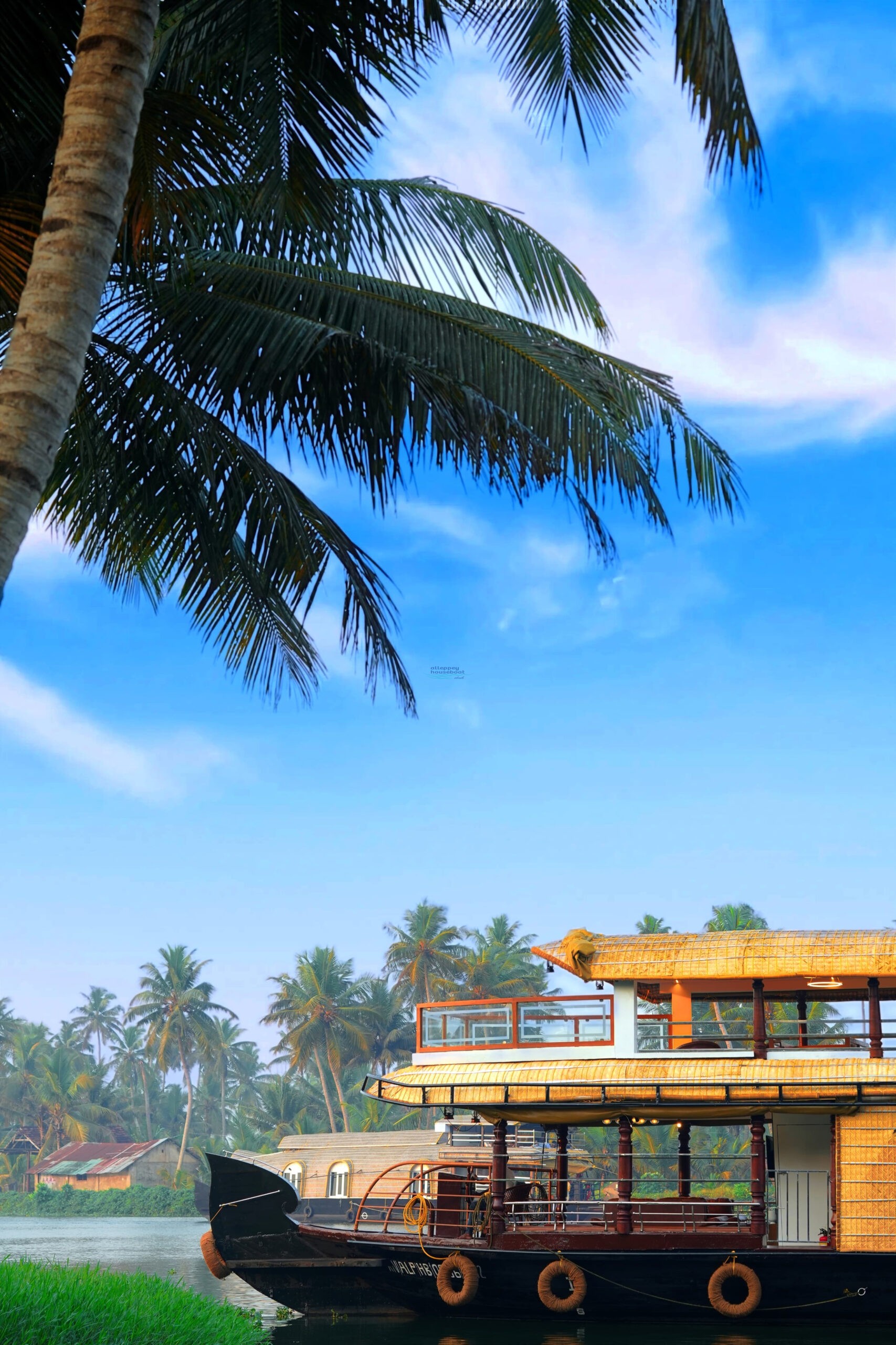 3 Bedroom Premium Houseboat with Upper Deck - Alleppey Houseboat Club