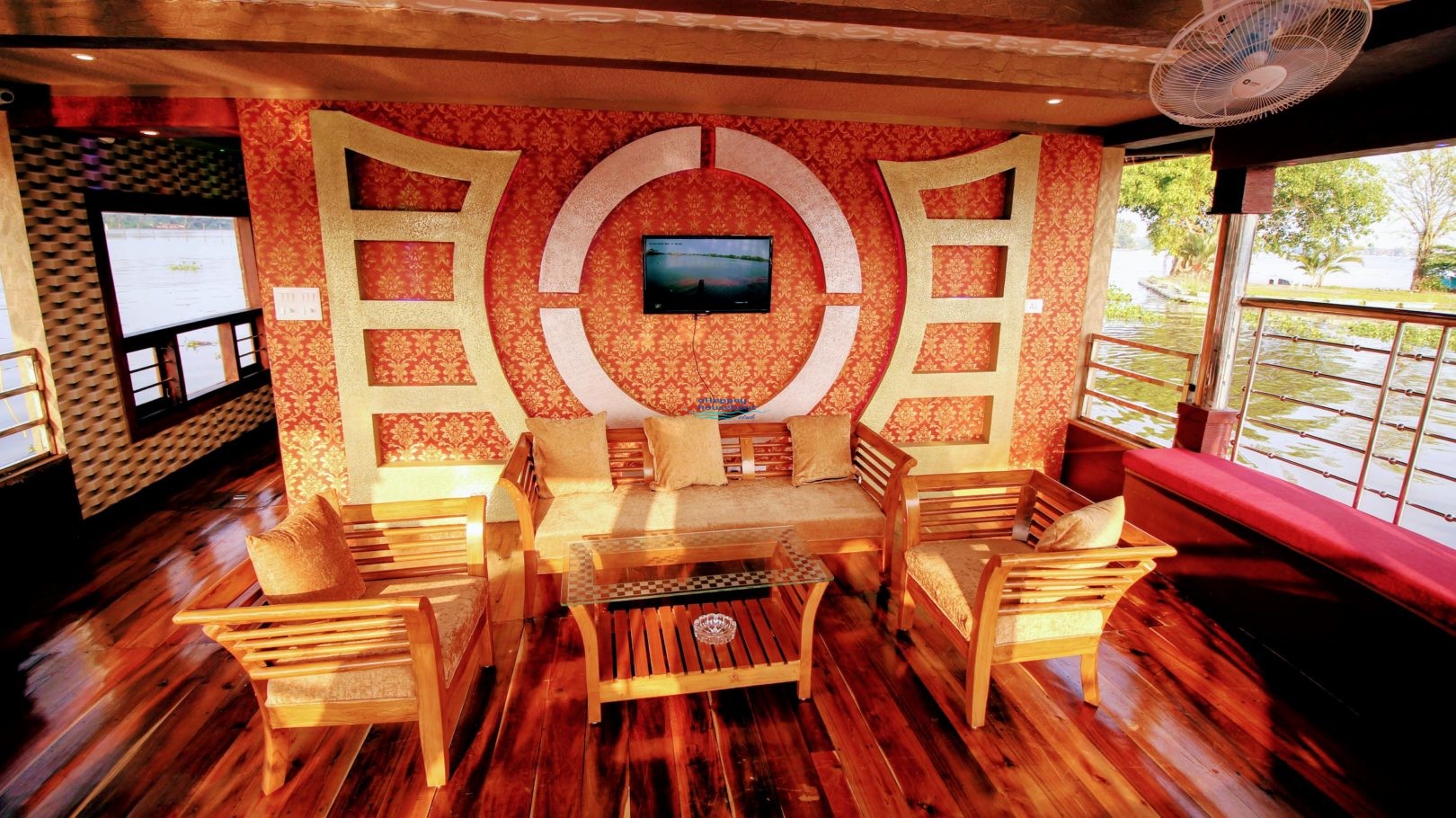 10 Bedroom Deluxe Houseboat with Upperdeck - Alleppey Houseboat Club
