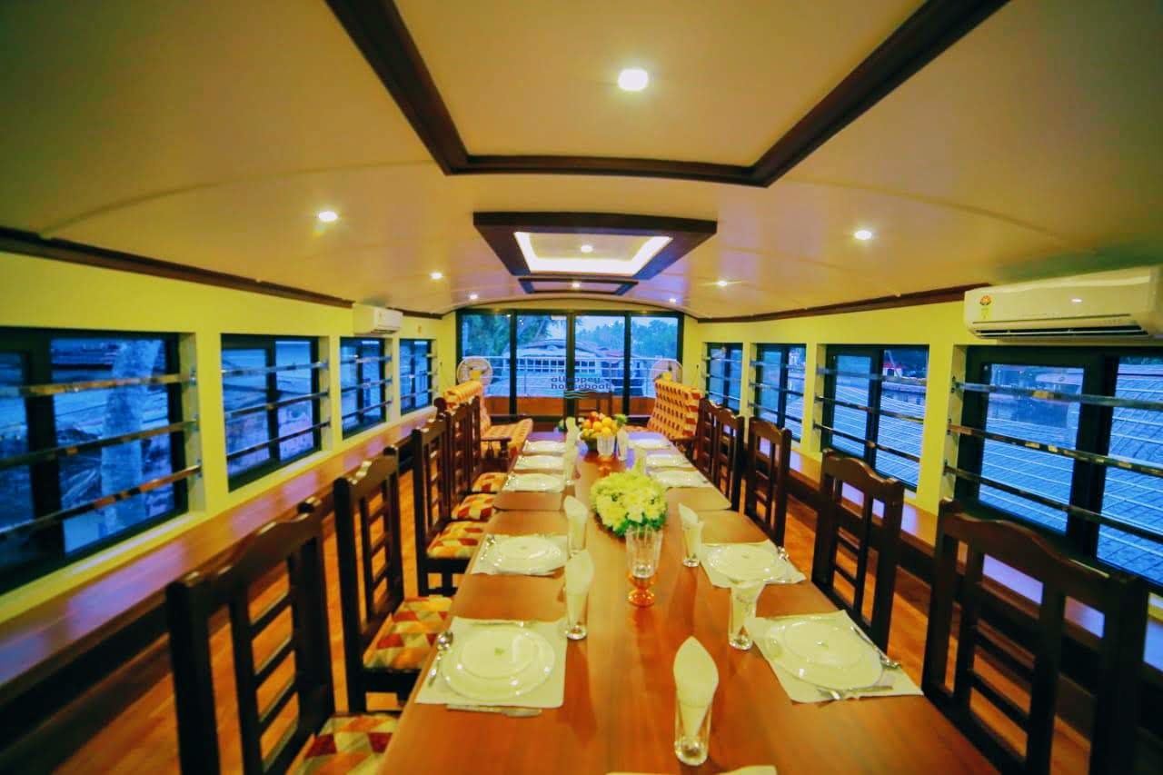 Memorable Backwater Experience: 5 Bedroom Super Deluxe Houseboat with ...