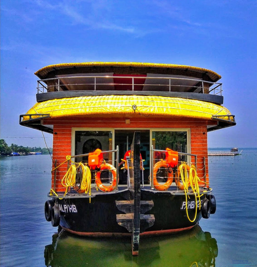 Memorable Backwater Experience on a 3 Bedroom Super Deluxe Houseboat ...