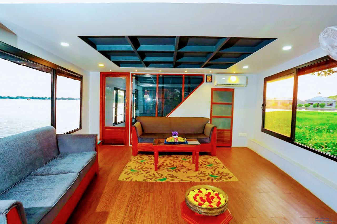1 Bedroom Classic Premium Houseboat with Upper Deck - Alleppey ...