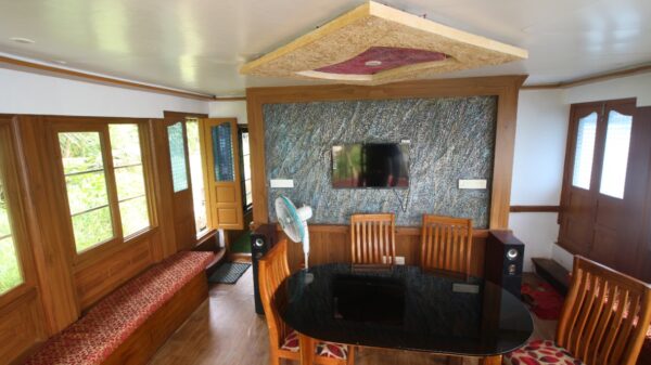 Deluxe Houseboat in Alleppey Online Booking- Alleppey Houseboat Club