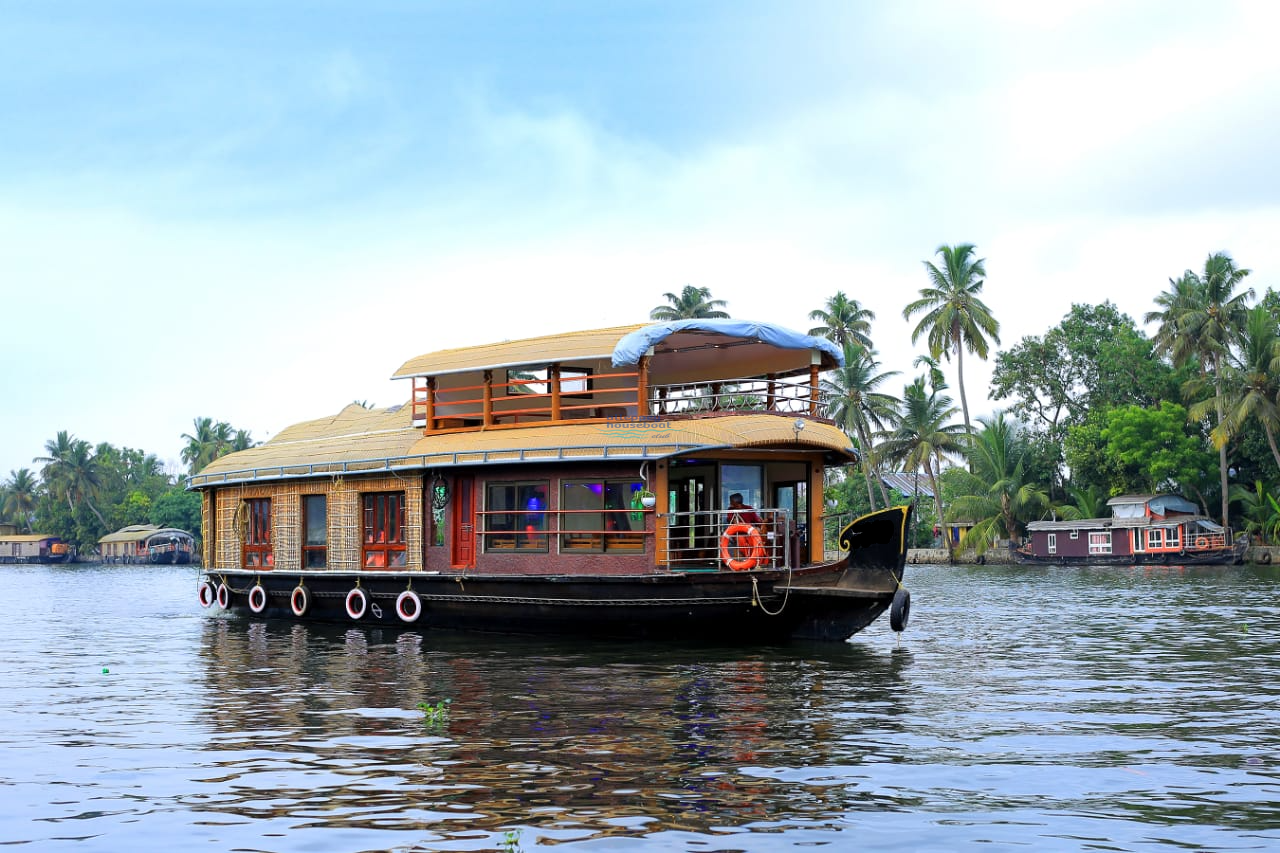 2 Bedroom Premium Houseboat with Upper Deck in Alleppey