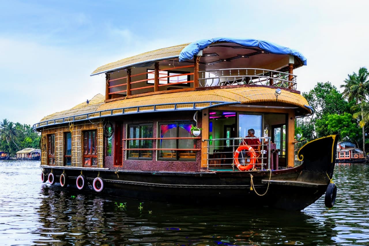 2 Bedroom Premium Houseboat with Upper Deck in Alleppey