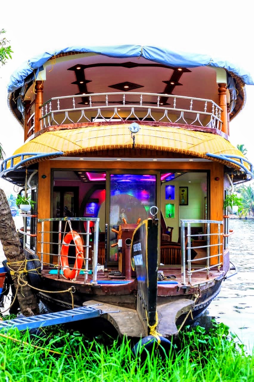 2 Bedroom Premium Houseboat with Upper Deck in Alleppey