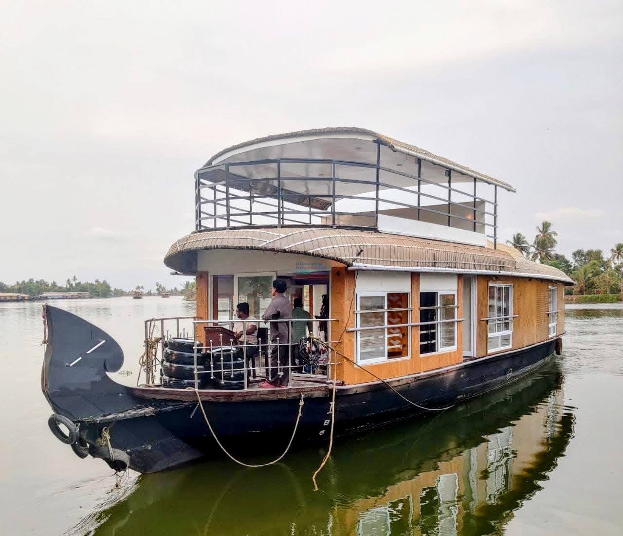2 Bedroom Deluxe Houseboat With Upper Deck - Alleppey Houseboat Club